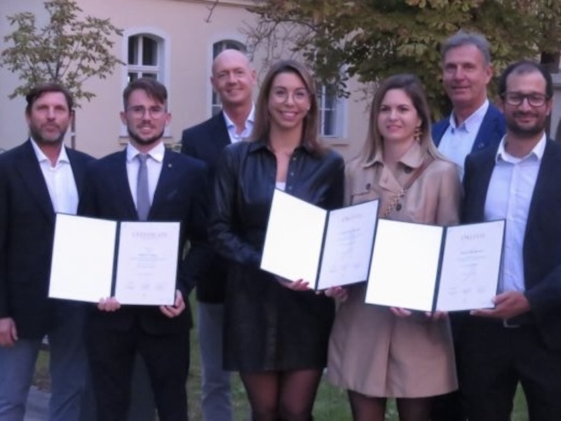 Friss profik a fedélzeten - caddie.hu